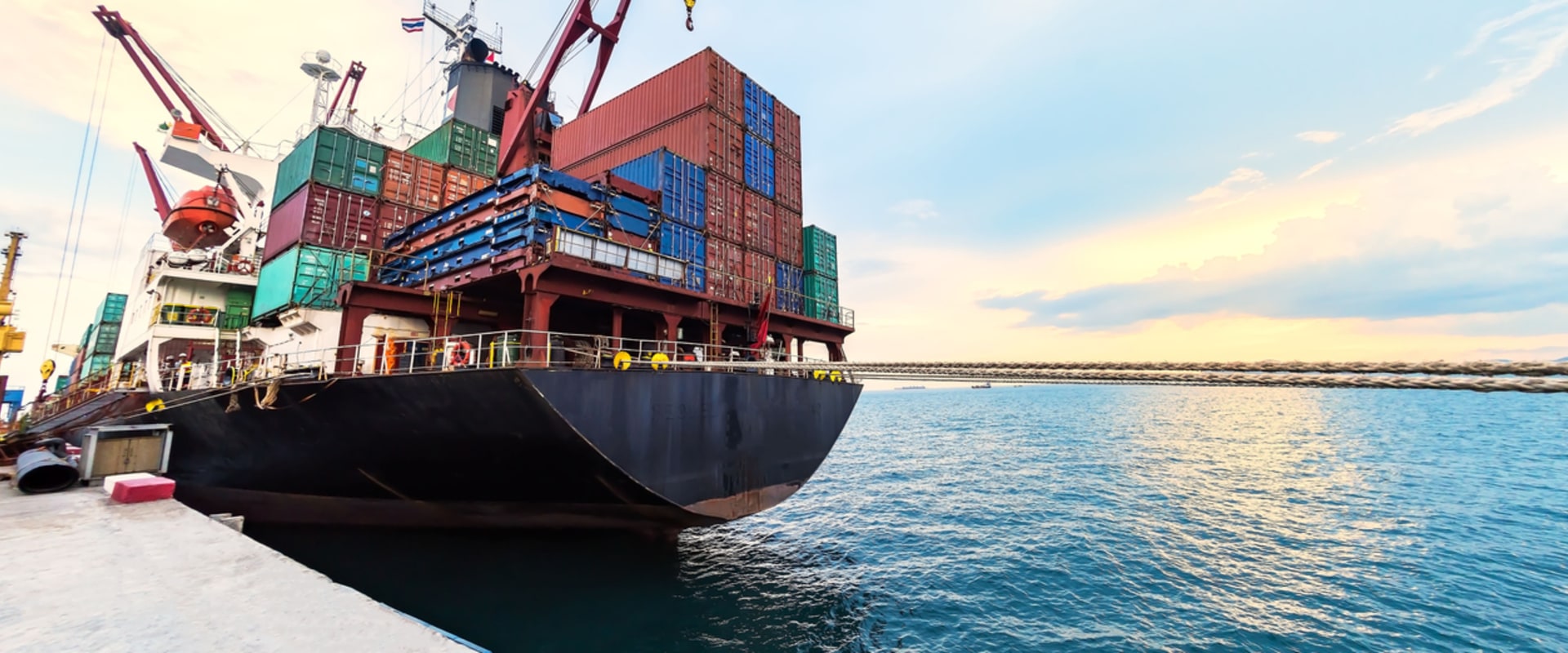 Unloading Boats from Air Freight Containers